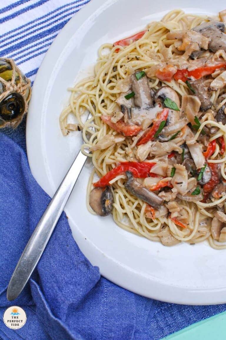 Razor Clam Spaghetti with Wine Sauce