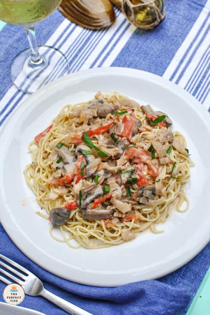 Razor Clam Spaghetti with Wine Sauce