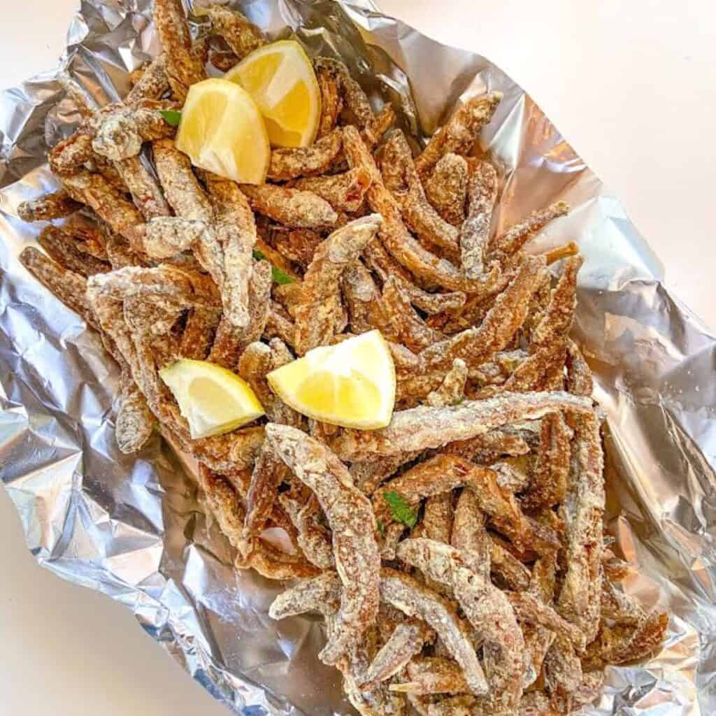 Crunchy and Light Fried Smelt